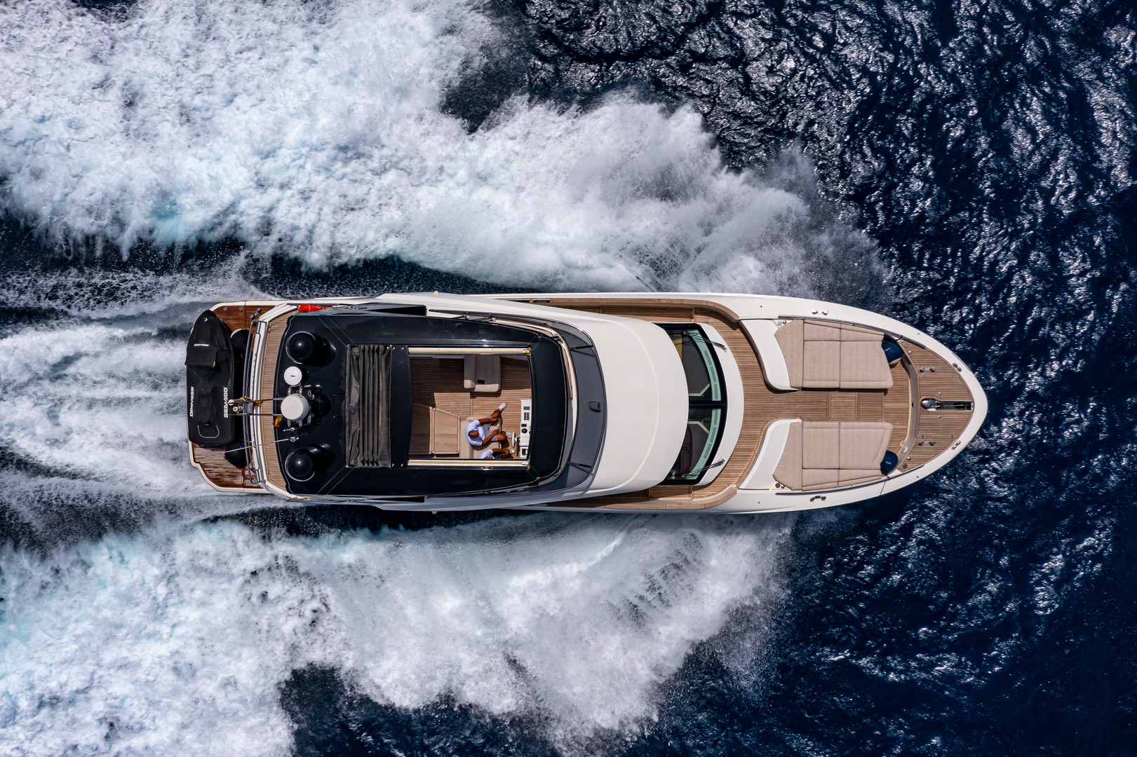 Montecarlo 66 - Monte Carlo Yachts 66 - LifeXperiences