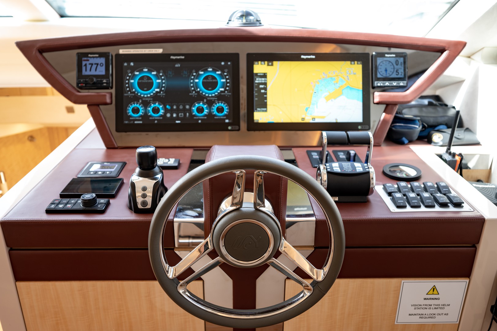 Montecarlo 66 - Monte Carlo Yachts 66 - LifeXperiences