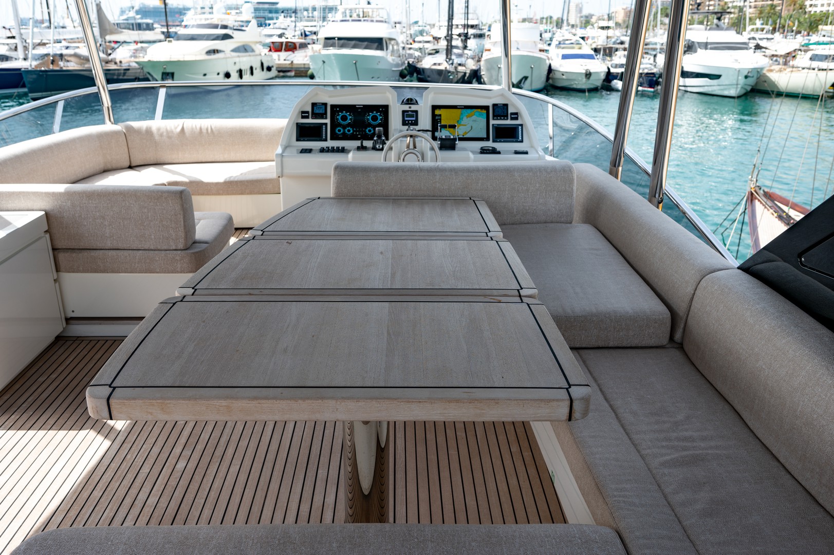 Montecarlo 66 - Monte Carlo Yachts 66 - LifeXperiences